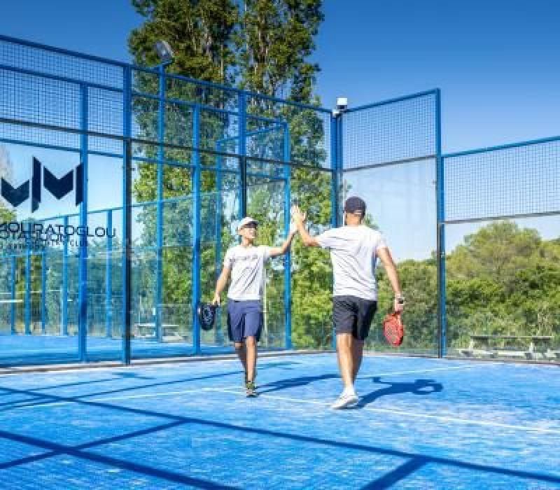 4-star hotel services: Spa, Swimming pools, Kid’s Cub, Tennis, Padel, Gym