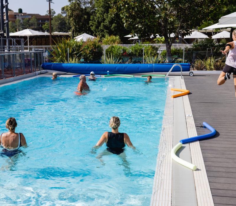 4-star hotel services: Spa, Swimming pools, Kid’s Cub, Tennis, Padel, Gym